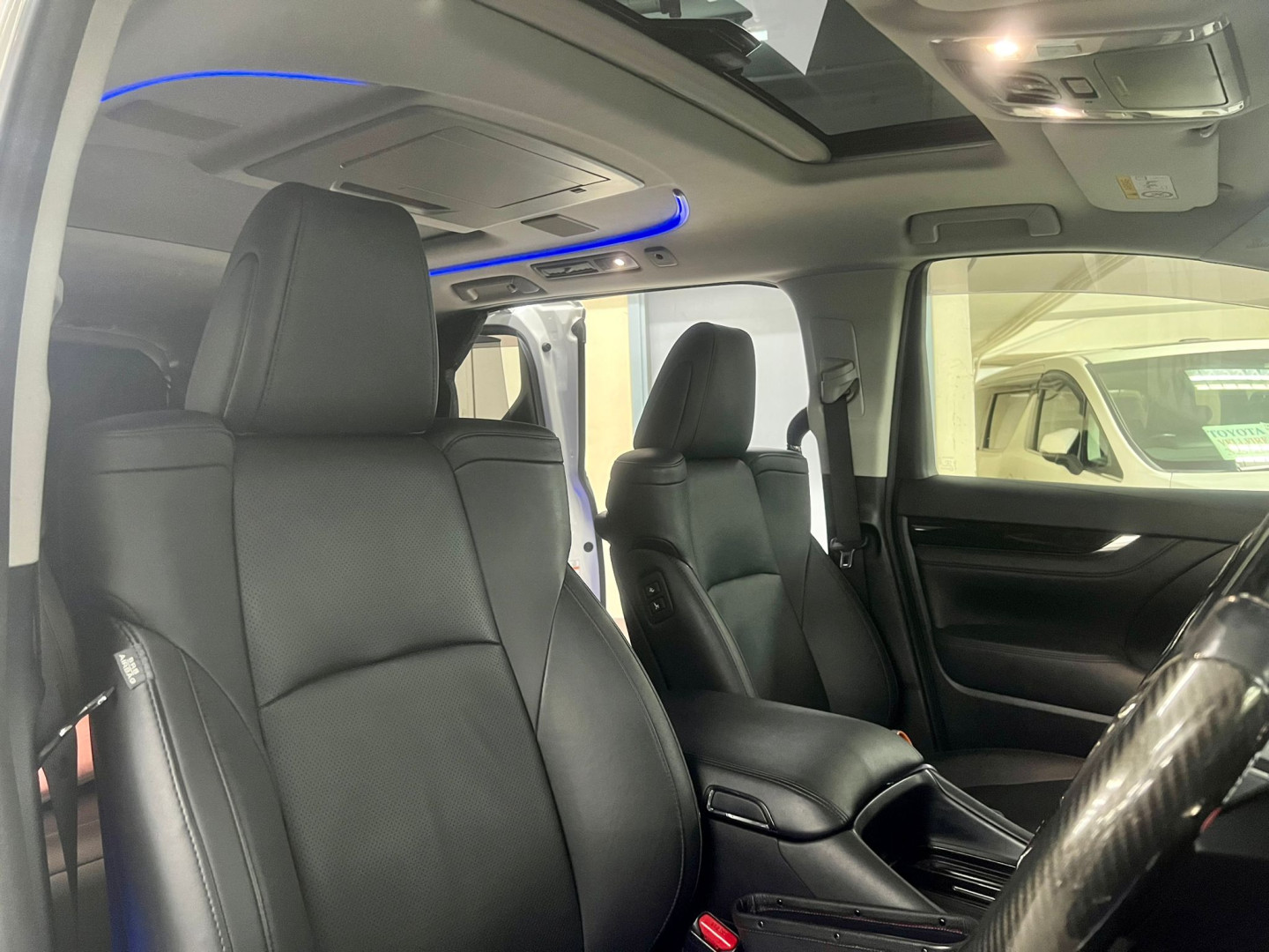 2016 - Toyota Alphard 3.5